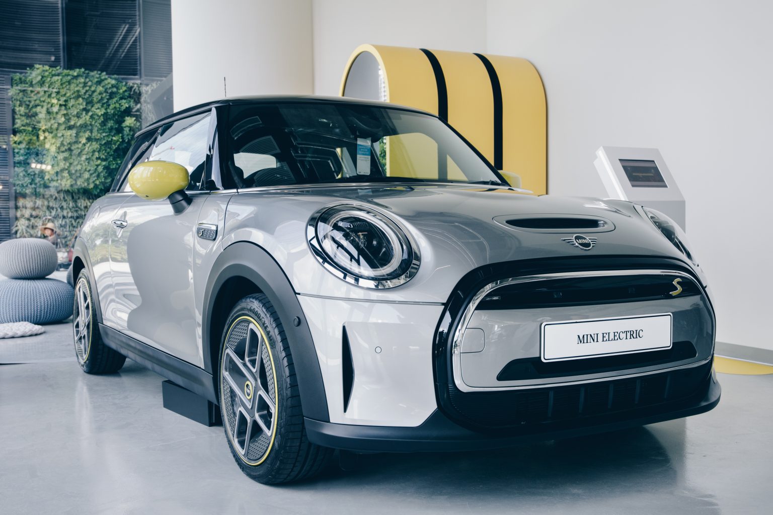 MINI x Wilsonkaki 系列於「MINI BIG LOVE POPUP」展出〡專訪Wilsonkaki主理人Wilson Yip ...